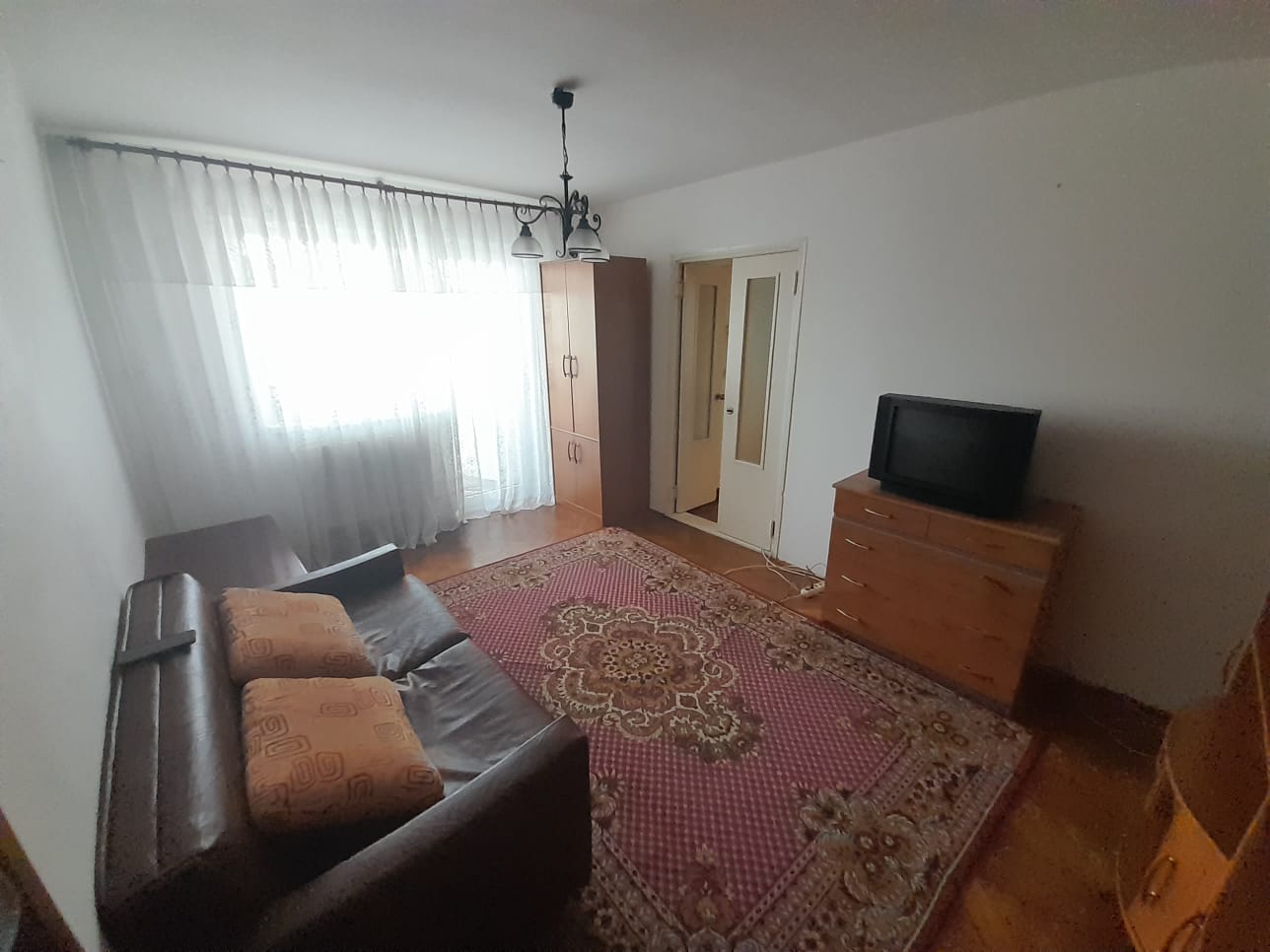 Zona Miron Costin, 3 camere / cod CE 1031 – Imob Consult Bacau